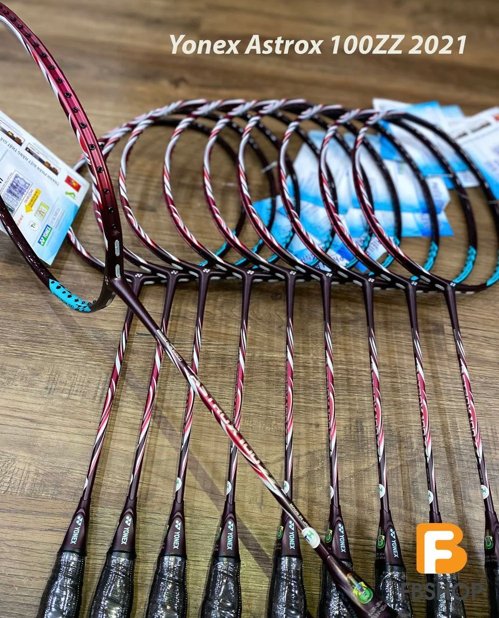 Đánh giá chi tiết "cỗ máy đập" Yonex Astrox 100ZZ Kurenai - FBSHOP