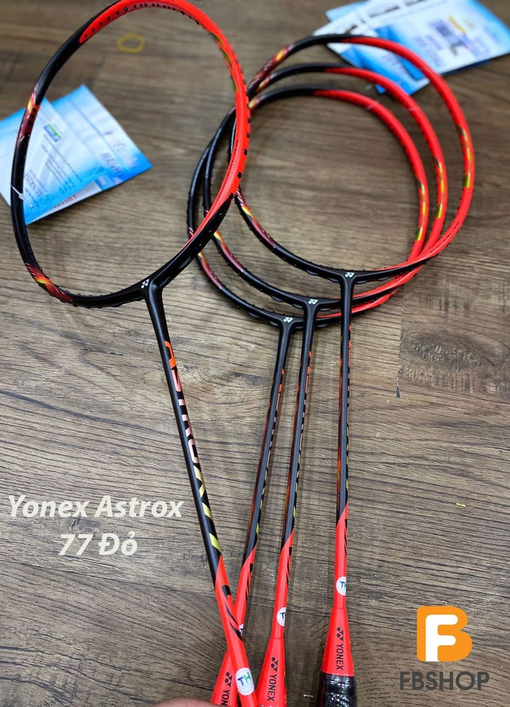 So sánh các phiên bản màu vợt cầu lông Yonex Astrox 77