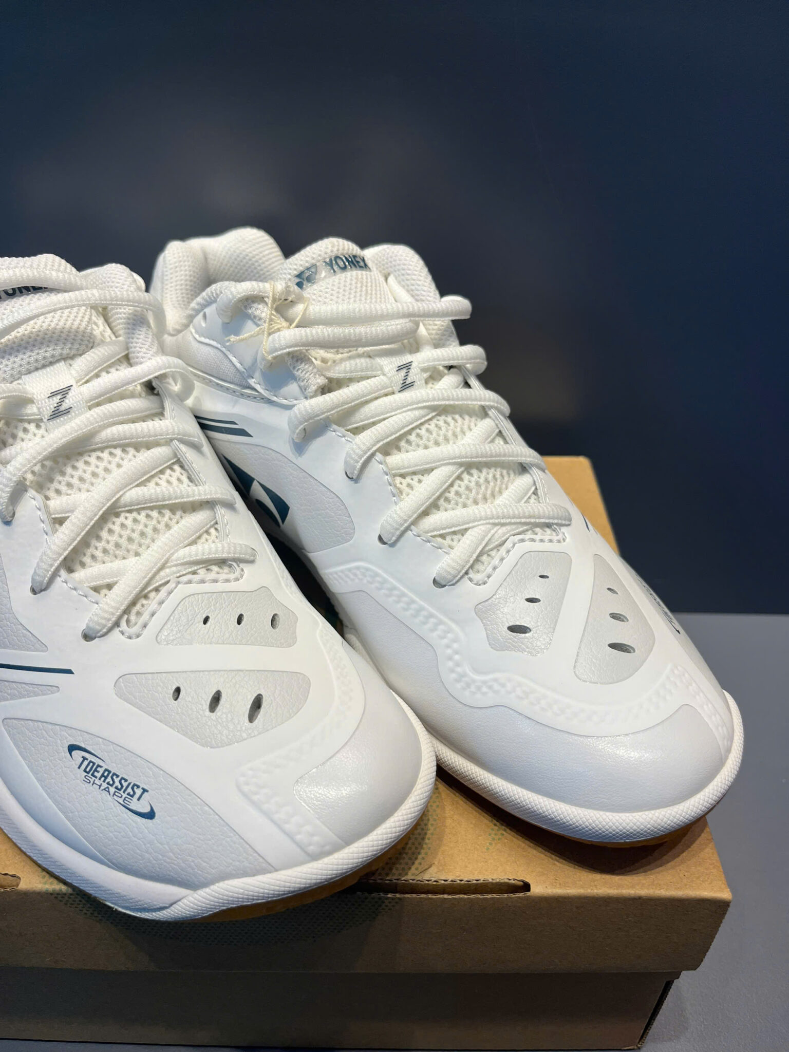 Giày Cầu Lông Yonex 65Z4 Women | Tinh tế và nổi bật