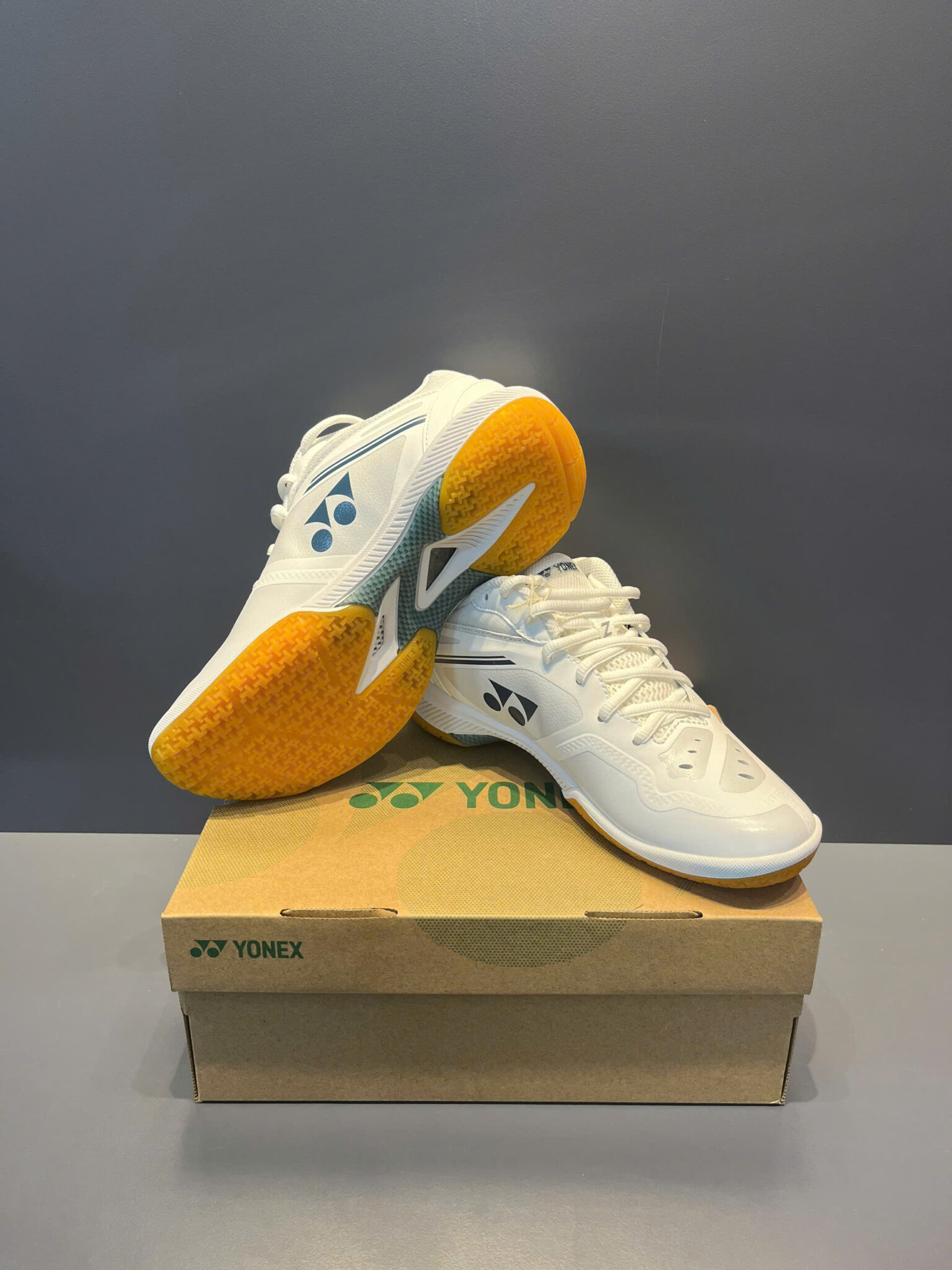 Giày Cầu Lông Yonex 65Z4 Women | Tinh tế và nổi bật